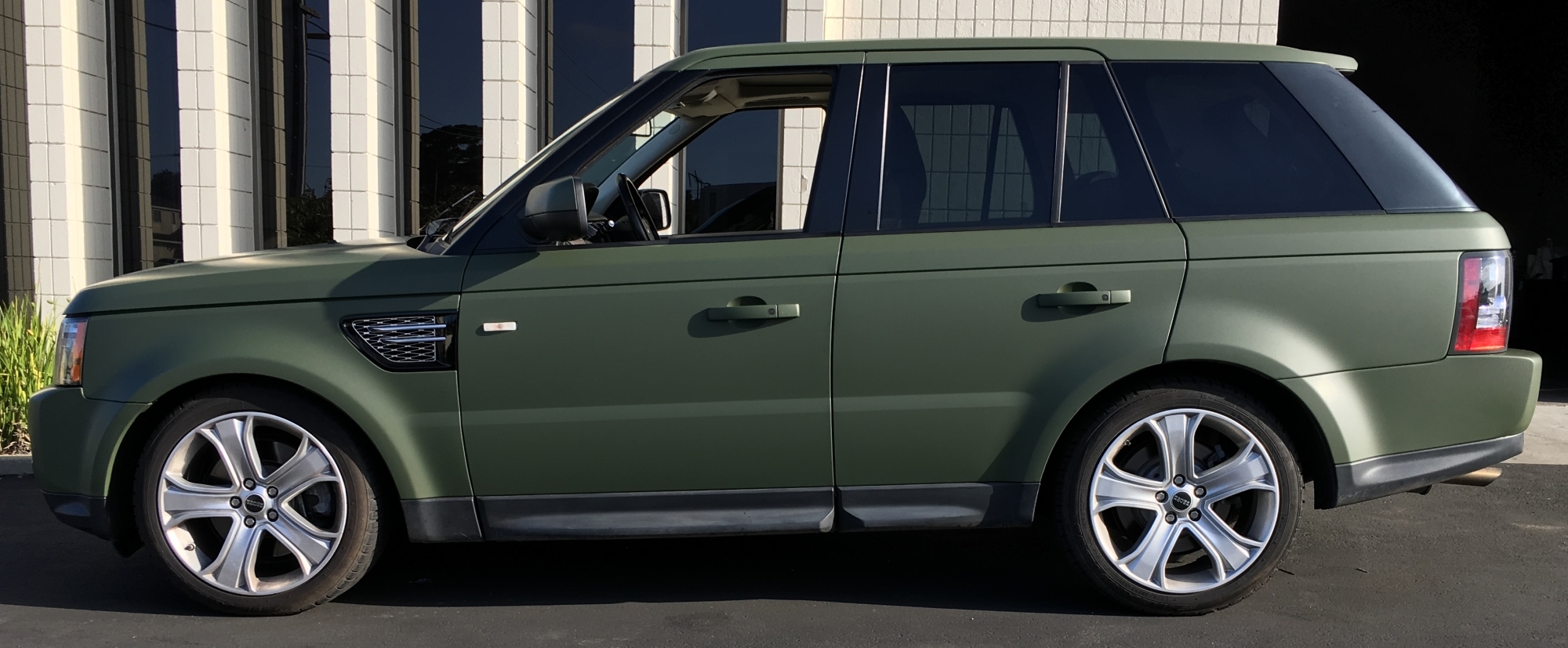 Matte Green Color Change for Land Rover – Custom Vehicle Wraps
