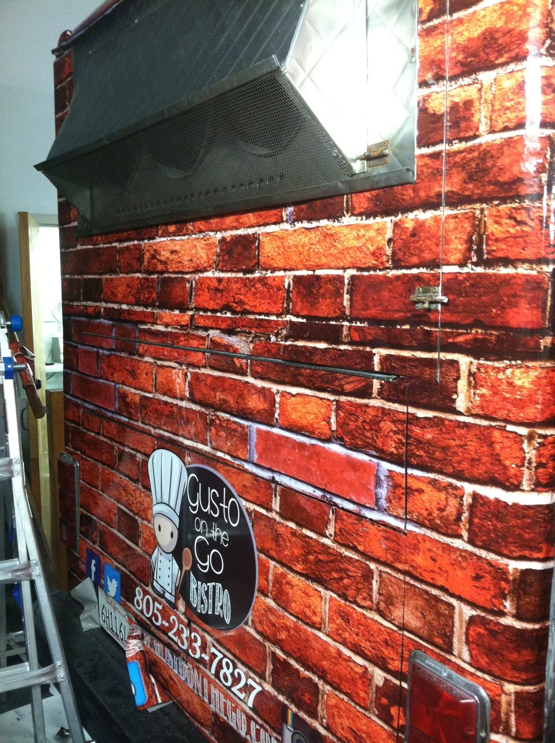 Gusto On The Go Food Truck Wrap – Custom Vehicle Wraps